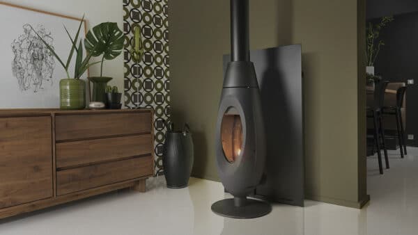 The French manufacturer Invicta, European specialist in wood heating ...